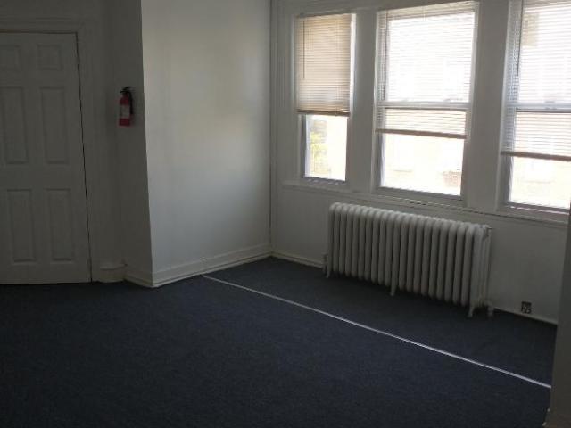 1 Br, 1 bath, Townhouse/Brownstone/RowHouse 5263 N Franklin St