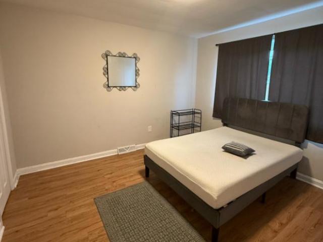 1 Br, 1 bath, Townhouse/Brownstone/RowHouse 5202 Leverett Street