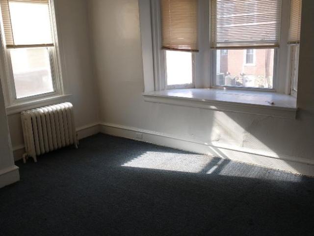 1 Br, 1 bath, Townhouse/Brownstone/RowHouse 5211 N Marvine St