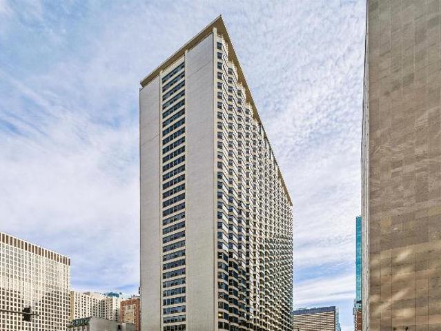 1 Br, 1 bath, Townhouse/Brownstone/RowHouse 535 North Michigan Avenue