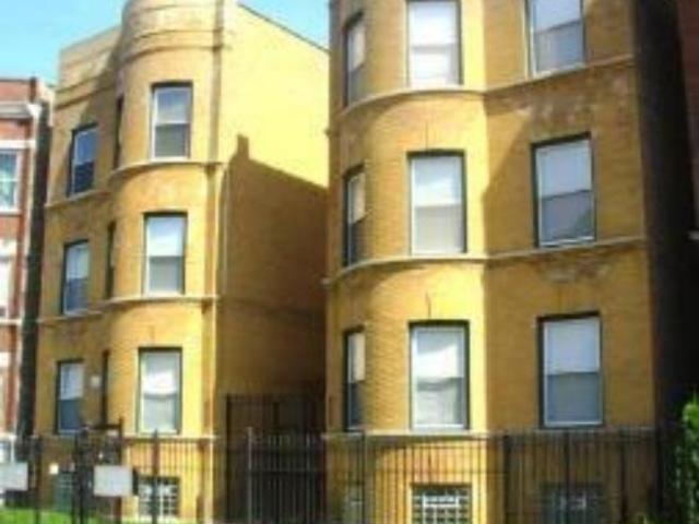 1 Br, 1 bath, Townhouse/Brownstone/RowHouse 5735 S Calumet