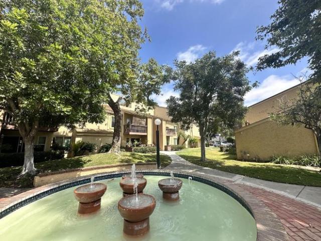 1 Br, 1 bath, Townhouse/Brownstone/RowHouse 5906 Rancho Mission Rd