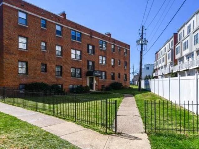 1 Br, 1 bath, Townhouse/Brownstone/RowHouse 613 Hamlin Street N E