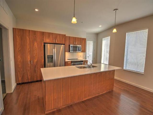 1 Br, 1 bath, Townhouse/Brownstone/RowHouse 627 Couch Dr