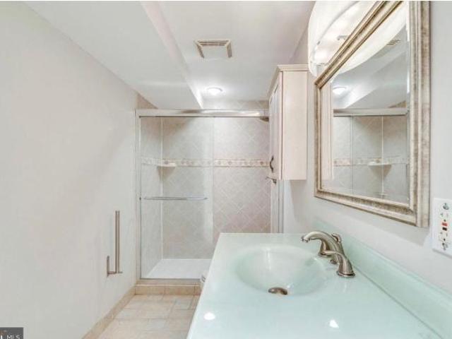 1 Br, 1 bath, Townhouse/Brownstone/RowHouse 6430 Gildar St