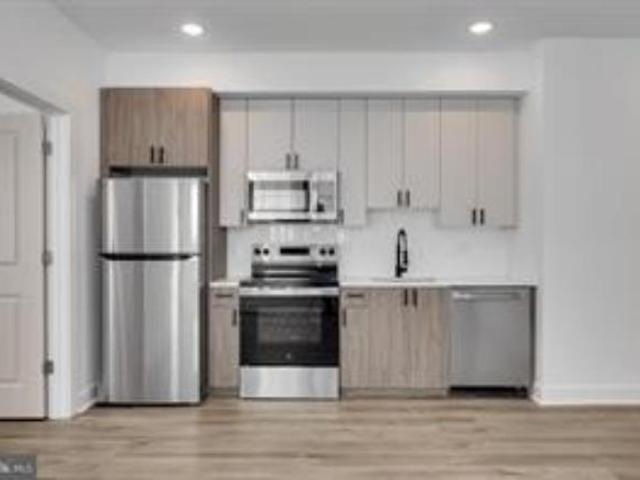 1 Br, 1 bath, Townhouse/Brownstone/RowHouse 715 W Cumberland St