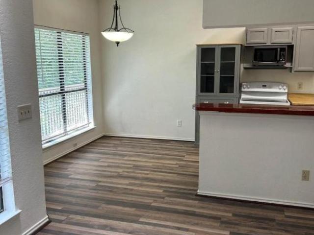 1 Br, 1 bath, Townhouse/Brownstone/RowHouse 7340 Skillman Street