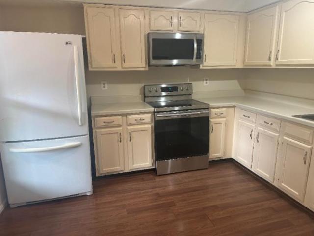 1 Br, 1 bath, Townhouse/Brownstone/RowHouse 7772 Mandan Rd
