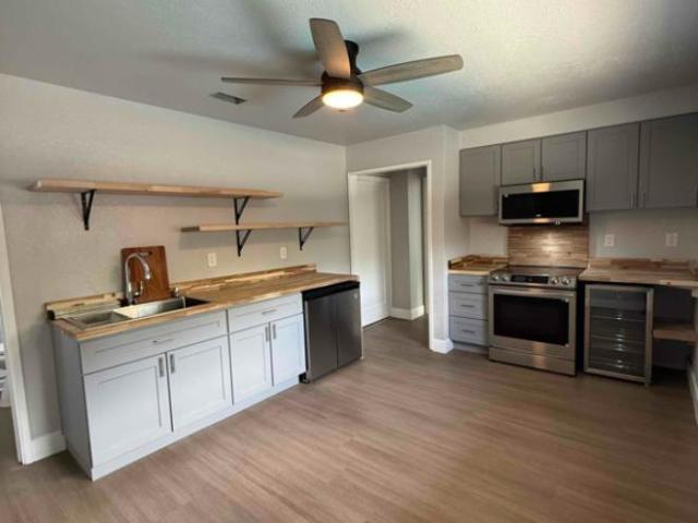 1 Br, 1 bath, Townhouse/Brownstone/RowHouse 7918 Blazingwood Drive