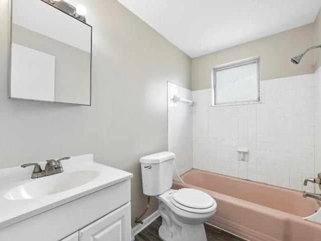 1 Br, 1 bath, Townhouse/Brownstone/RowHouse 800 Harrisburg Pike