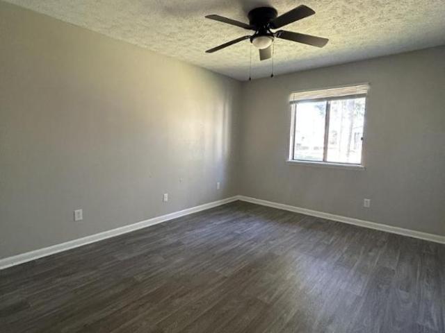 1 Br, 1 bath, Townhouse/Brownstone/RowHouse 811 Applewood Lane