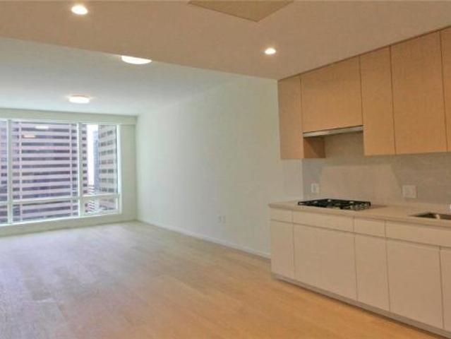 1 Br, 1 bath, Townhouse/Brownstone/RowHouse 877 Francisco St