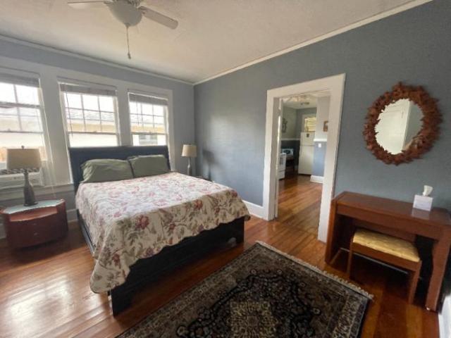 1 Br, 1 bath, Townhouse/Brownstone/RowHouse 919 Talbot Avenue