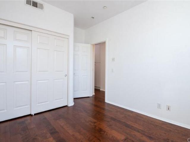 1 Br, 1 bath, Townhouse/Brownstone/RowHouse 928 Lilac