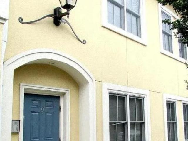 1 Br, 1 bath, Townhouse/Brownstone/RowHouse 9 S Brunswick St