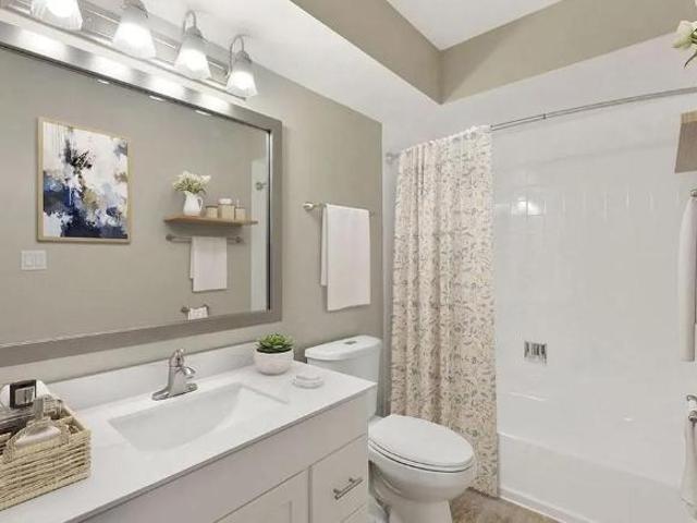 1 Br, 1 bath, Apartment 06 Forest Hill Dr