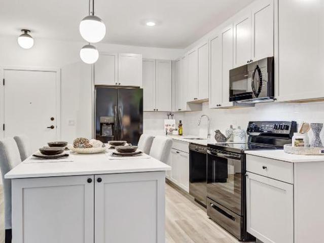 1 Br, 1 bath, Apartment 0S080 Winfield Rd
