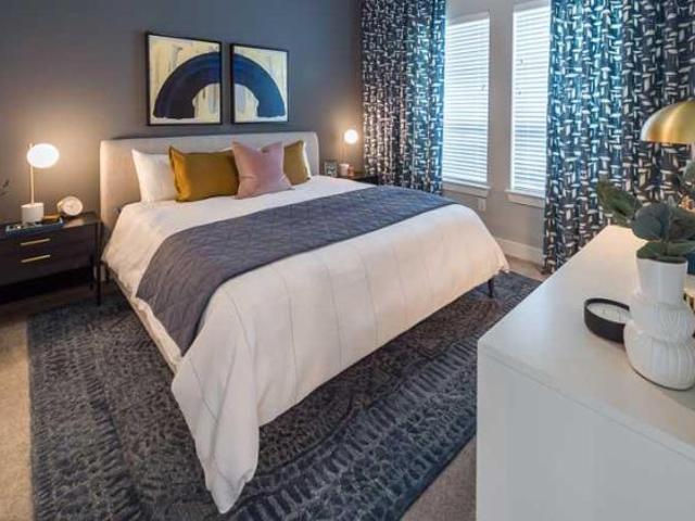 1 Br, 1 bath, Apartment 10401 N Riverside Dr