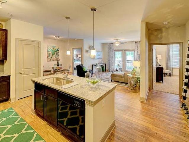 1 Br, 1 bath, Apartment 1040 Wake Towne Dr
