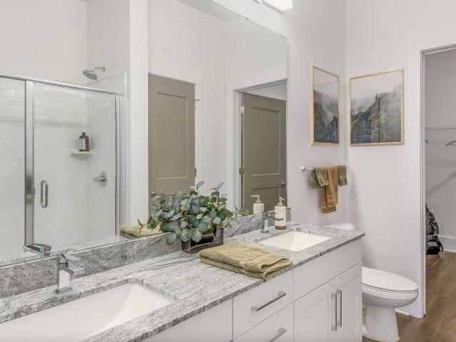 1 Br, 1 bath, Apartment 1040 Enclave Piney Ln