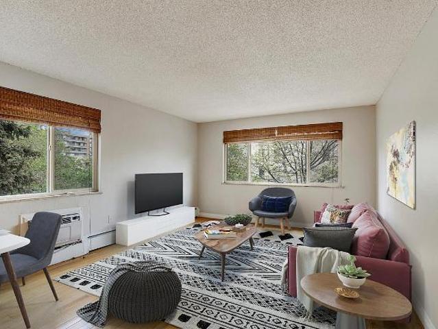 1 Br, 1 bath, Apartment 1042 Logan Street