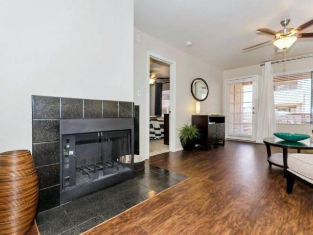 1 Br, 1 bath, Apartment 10455 E Via Linda