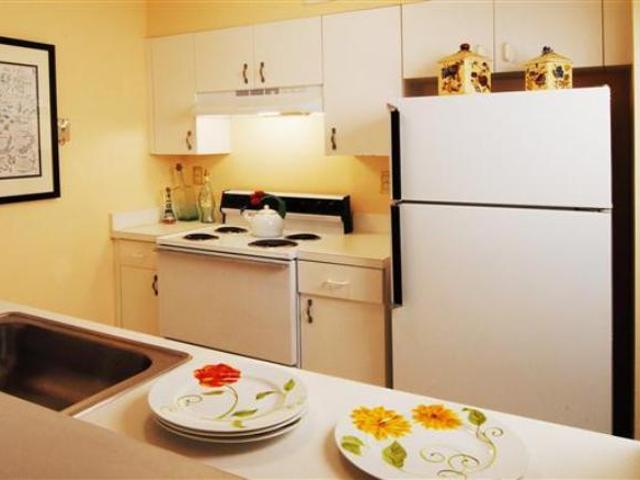 1 Br, 1 bath, Apartment 10495 Sw 14th Terrace