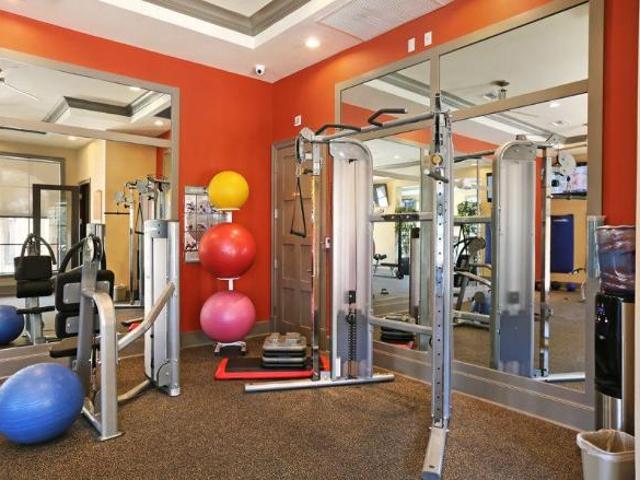 1 Br, 1 bath, Apartment 10500 NW 74th Street