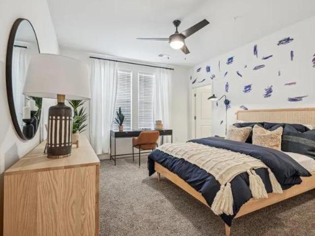 1 Br, 1 bath, Apartment 10500 Royal Grove Rd