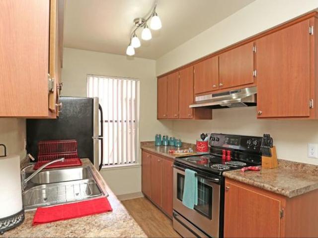 1 Br, 1 bath, Apartment 1050 W Griffith Way