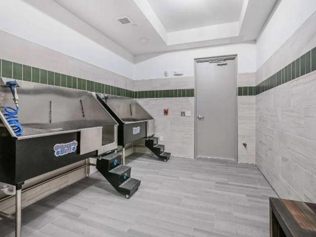 1 Br, 1 bath, Apartment 1050 Blanche St