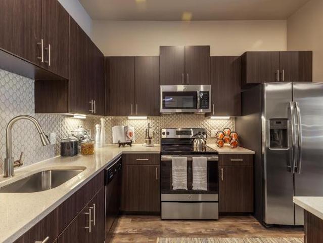 1 Br, 1 bath, Apartment 1050 Galatyn Parkway