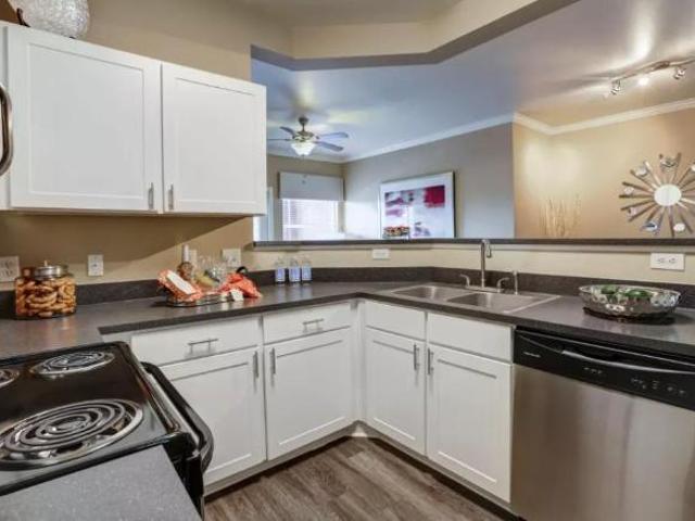 1 Br, 1 bath, Apartment 1050 Milano Pt