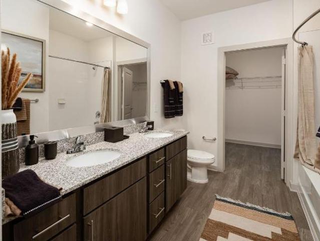 1 Br, 1 bath, Apartment 1050 Old Gilliard Rd