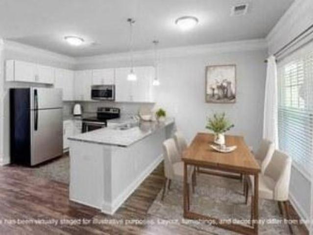 1 Br, 1 bath, Apartment 105 Oak Hill Dr