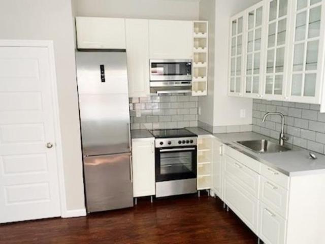 1 Br, 1 bath, Apartment 105 E Clifton Ave
