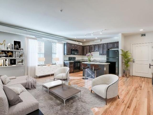 1 Br, 1 bath, Apartment 106 W University Parkway