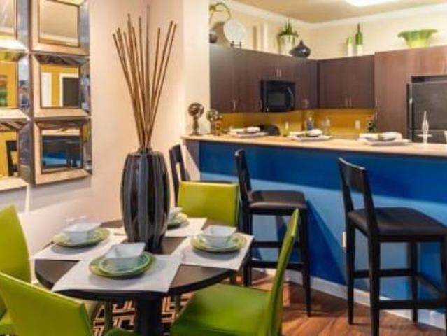 1 Br, 1 bath, Apartment 10741 W El Cortez Pl