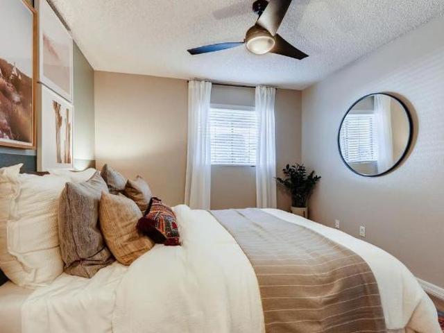 1 Br, 1 bath, Apartment 1075 N Miller Rd