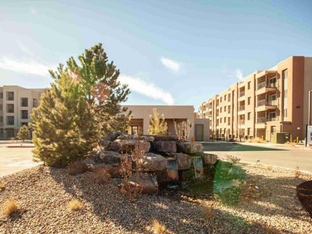 1 Br, 1 bath, Apartment 10800 Golf Course Rd
