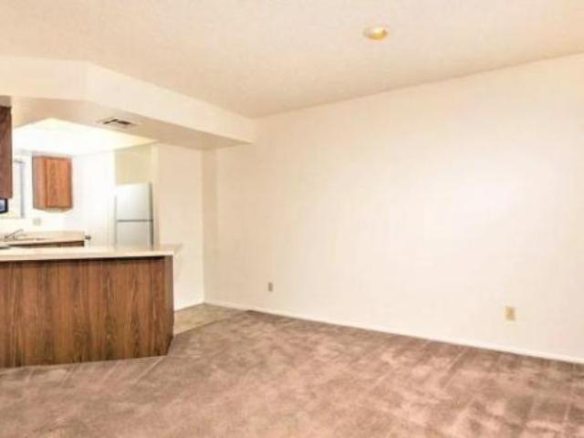 1 Br, 1 bath, Apartment 10851 N 43rd Ave