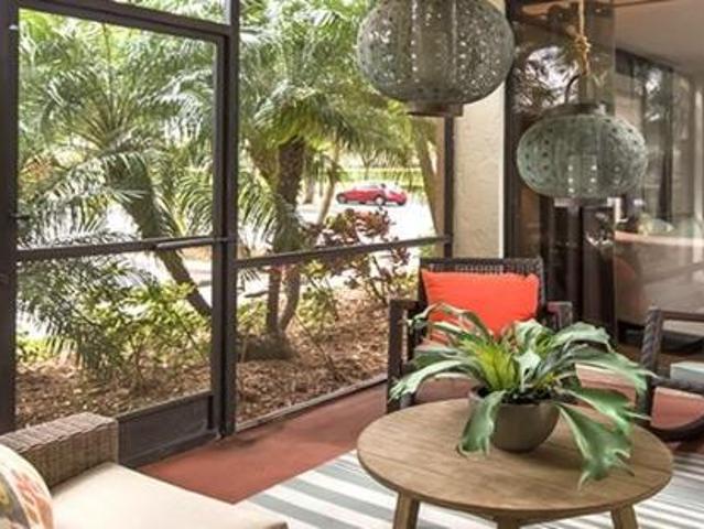 1 Br, 1 bath, Apartment 10900 NW 17th Street