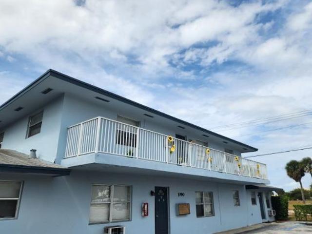 1 Br, 1 bath, Apartment 1090 W Blue Heron
