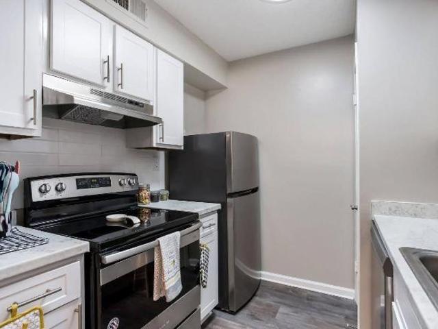 1 Br, 1 bath, Apartment 109 Pine Knoll Dr
