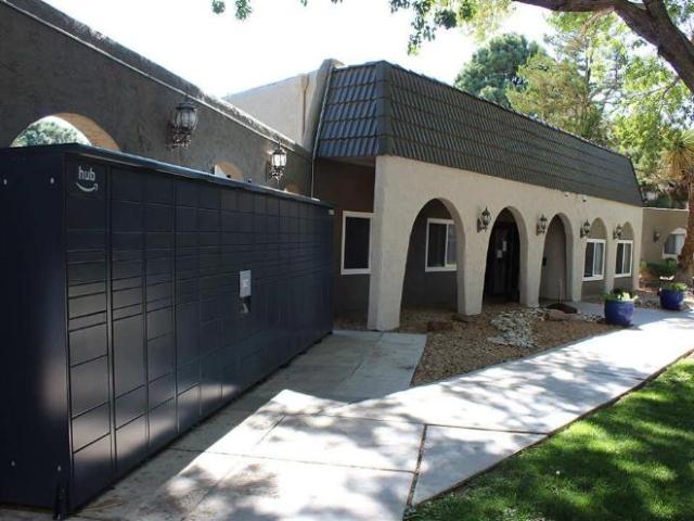 1 Br, 1 bath, Apartment 10000 Menaul Boulevard NE