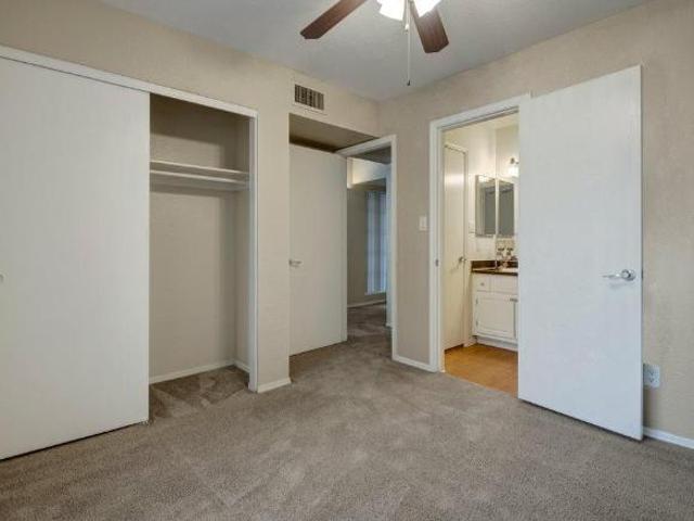1 Br, 1 bath, Apartment 10002 N 7th St