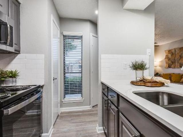 1 Br, 1 bath, Apartment 1000 W Yellow Jacket Ln
