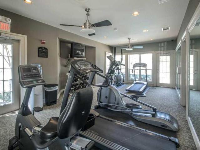 1 Br, 1 bath, Apartment 1000 E Ash Ln