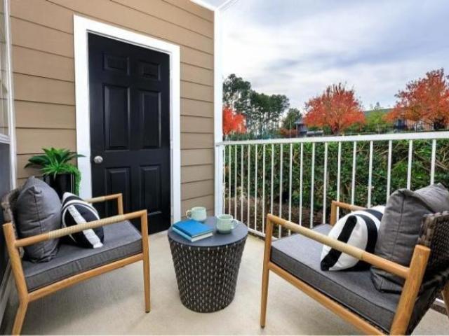 1 Br, 1 bath, Apartment 1000 McQueen Dr