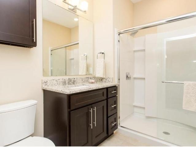 1 Br, 1 bath, Apartment 1000 Matrix Way